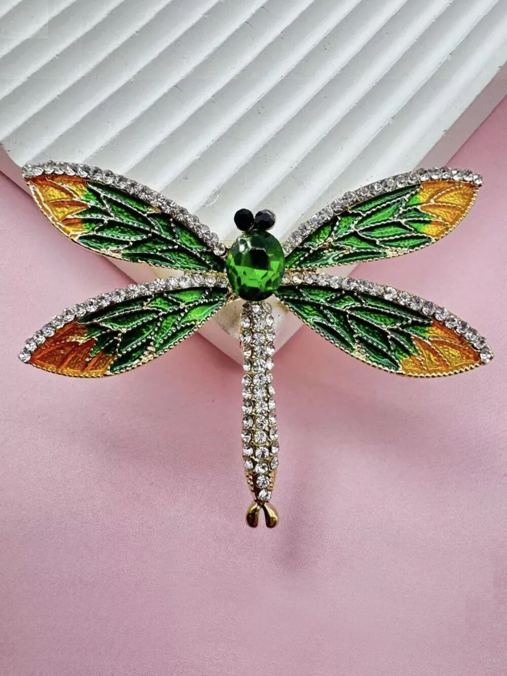 Брошь, эмаль, кристалл