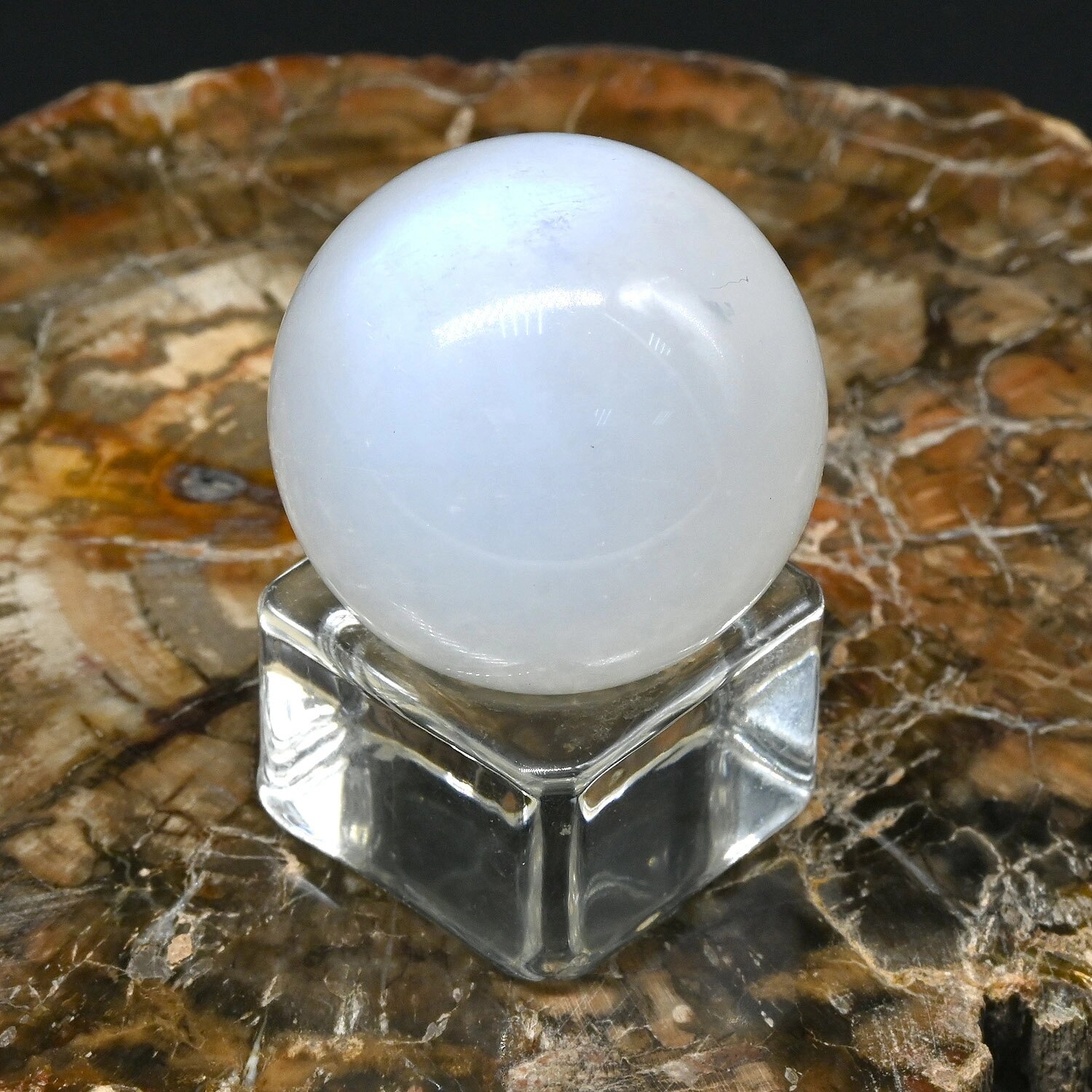 Шар из лунного камня, (адуляр) диаметр 31мм .