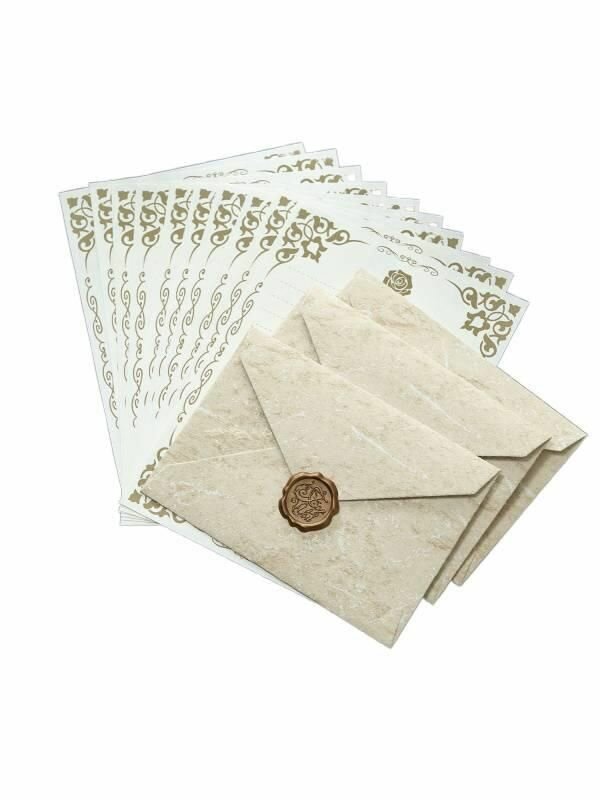 Позолоченный конверт с письмом