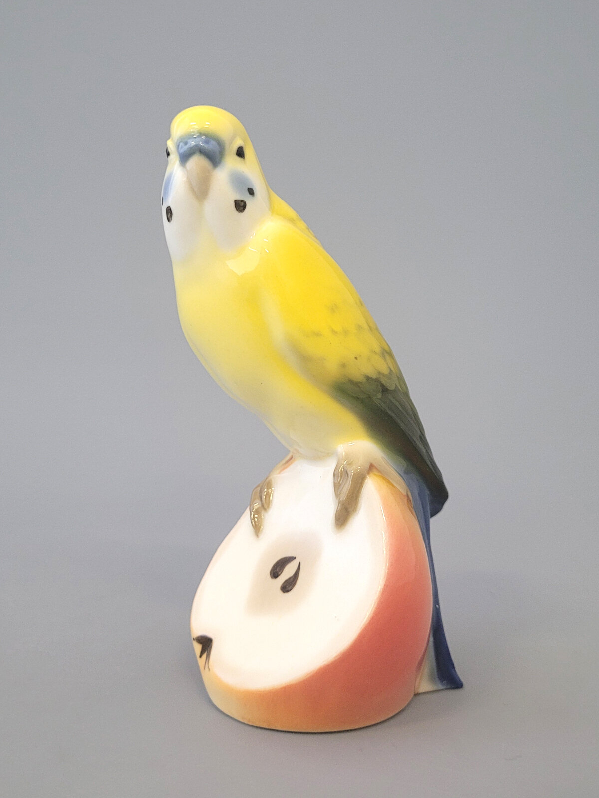 Фарфоровая статуэтка Волнистый попугайчик Яшка, Императорский фарфоровый завод