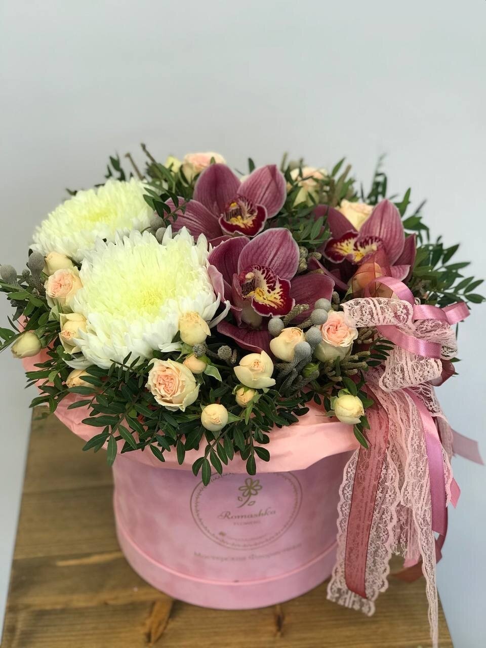 Коробка из орхидей и хризантем «Кашемировая орхидея» - S (до 30 см)