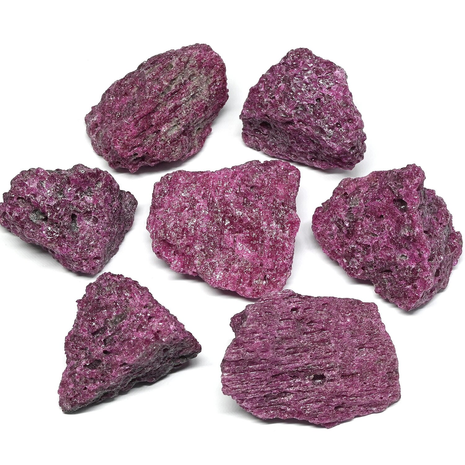 Минерал рубин корунд 42*28*19мм .