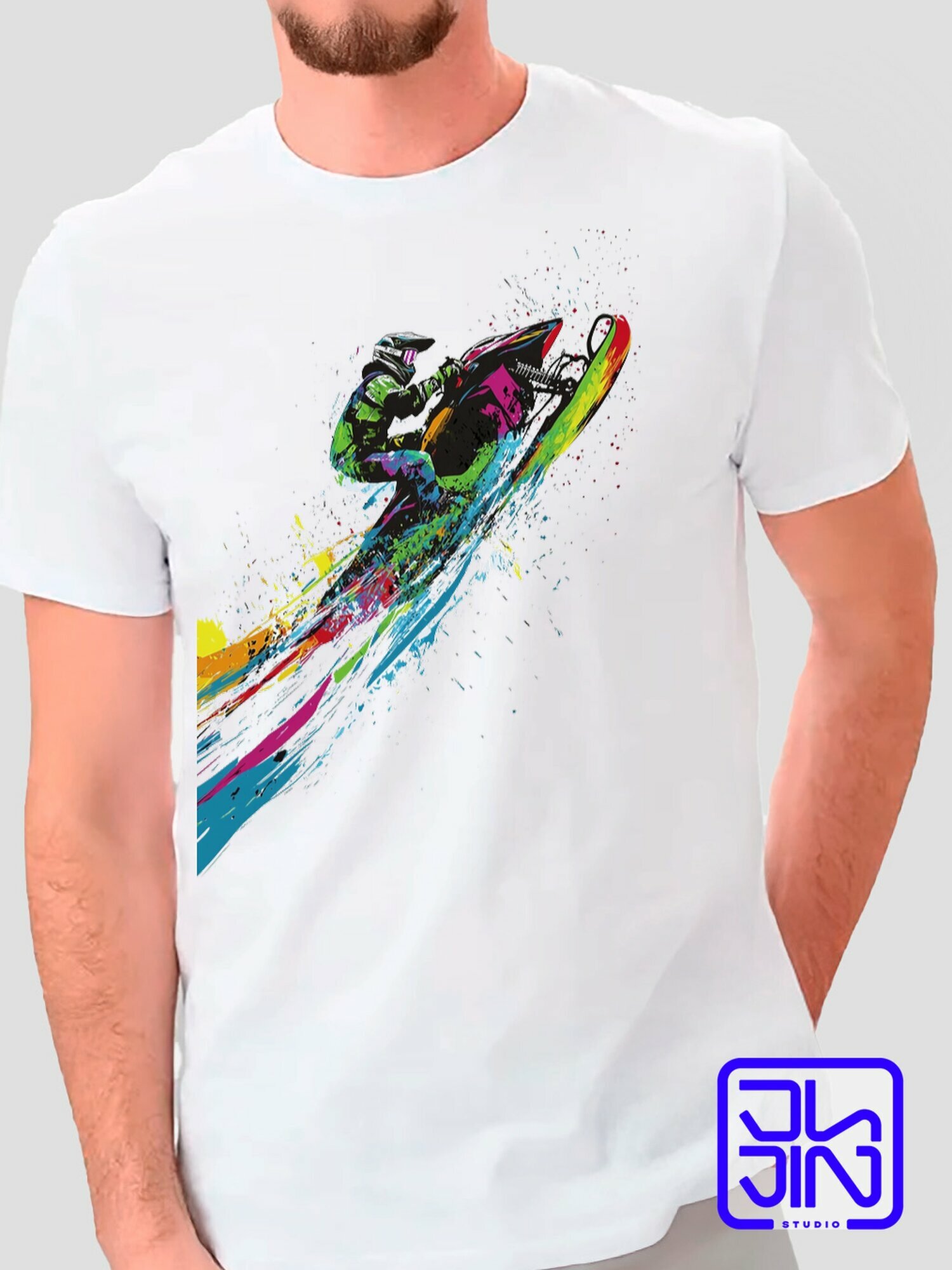 Футболка классическая мужская с авторским принтом Снегоход крутой радужный экстрим в многоцветном ярком граффити стиле, белый хлопковый трикотаж с прикольным рисунком на груди