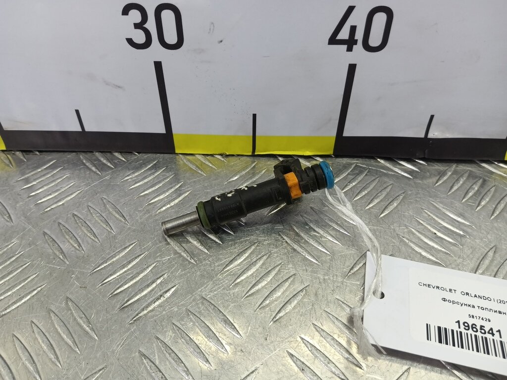 Форсунка топливная Б/У для CHEVROLET ORLANDO I (2010—2018) 5817429