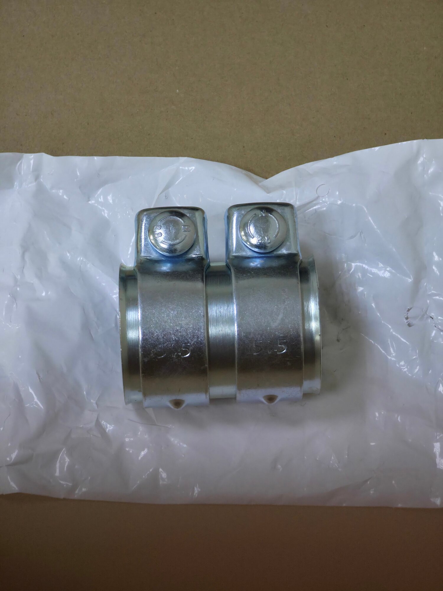 Хомут глушителя Renault Fluence Рено Флюенс, выпуск с 2010 по настоящее время диаметр 50-54,5