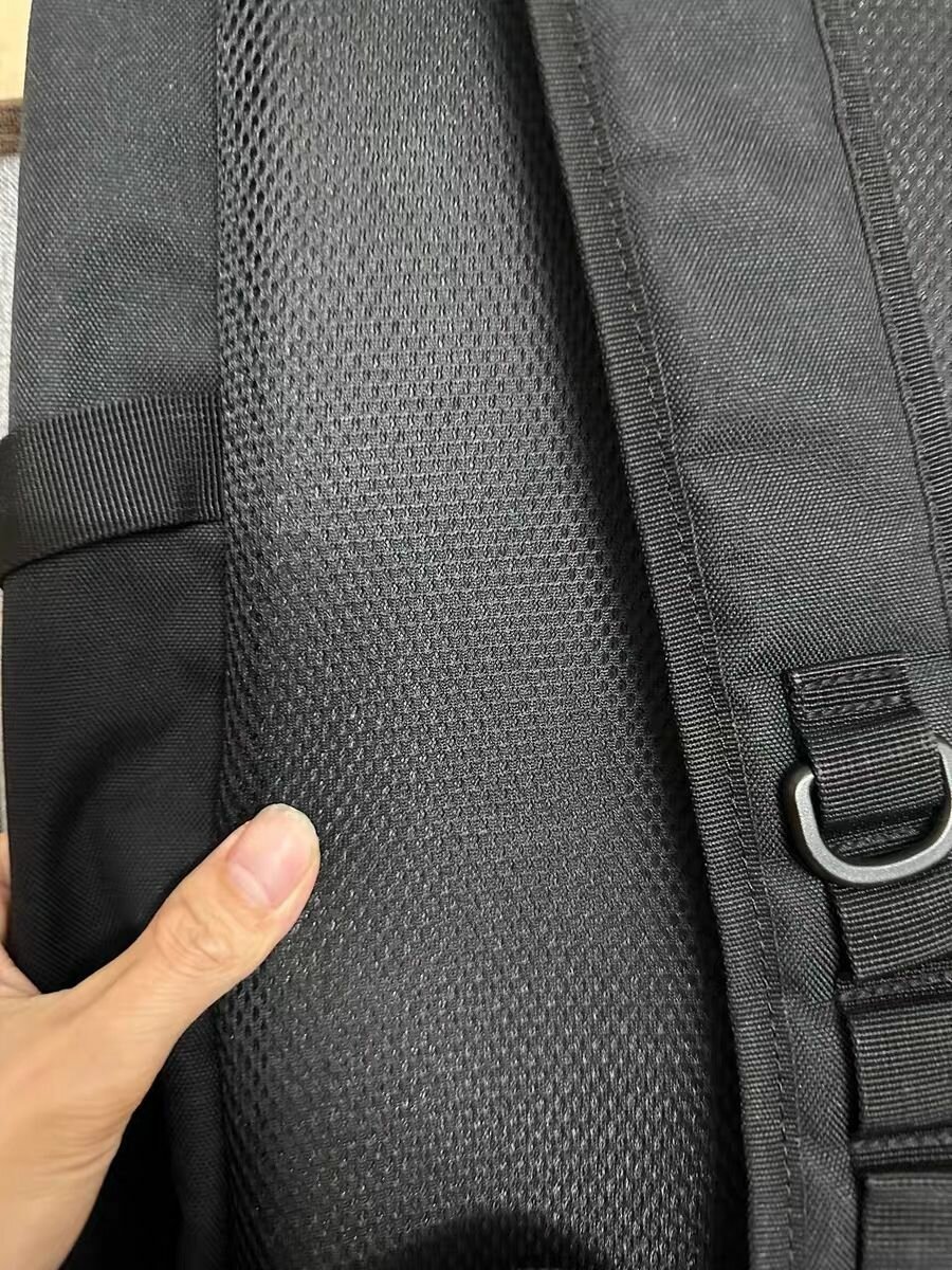 Рюкзак Carhartt — черный, с рулонной крышкой, многосекционный (для повседневного использования) — фото 1