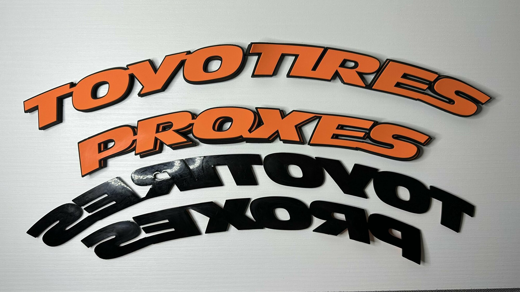 Наклейки на шины Toyo Tires Proxes оранжевые — резиновые буквы Toyo для колес, надписи на диски, 3D резина