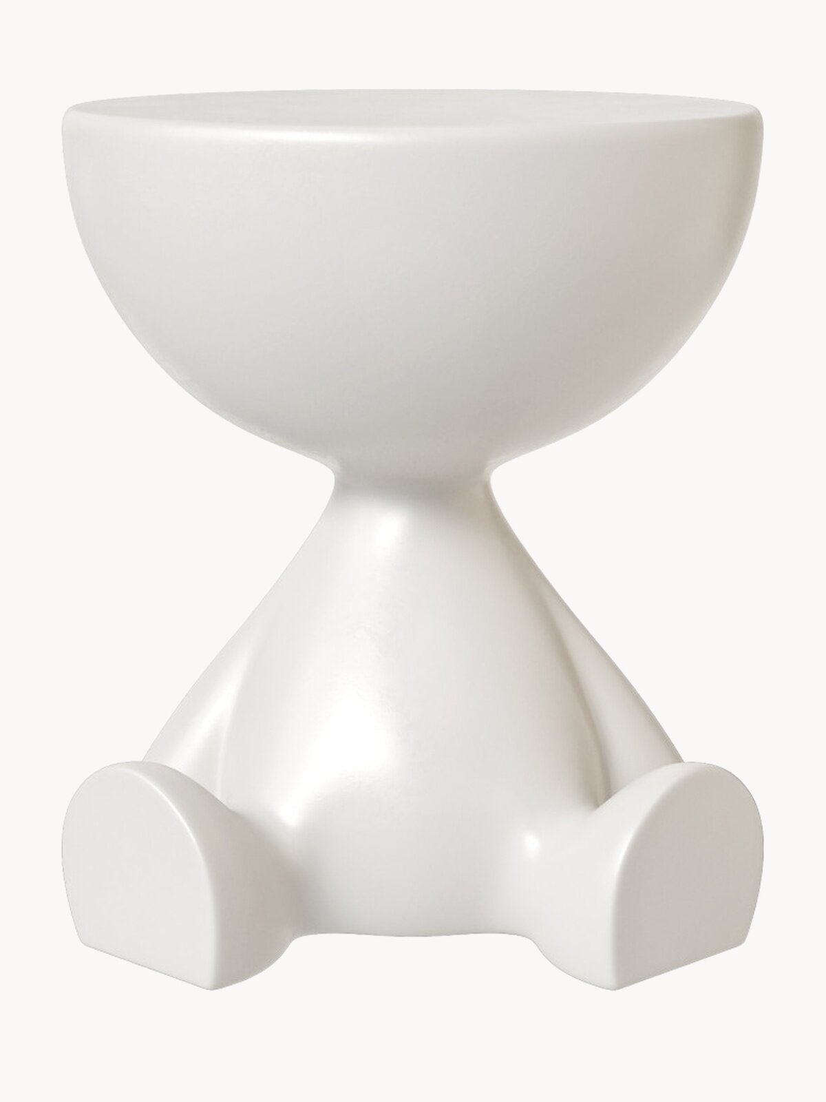 Небольшой плоский журнальный столик, гостиная, диван, обеденный стол, прикроватная тумбочка