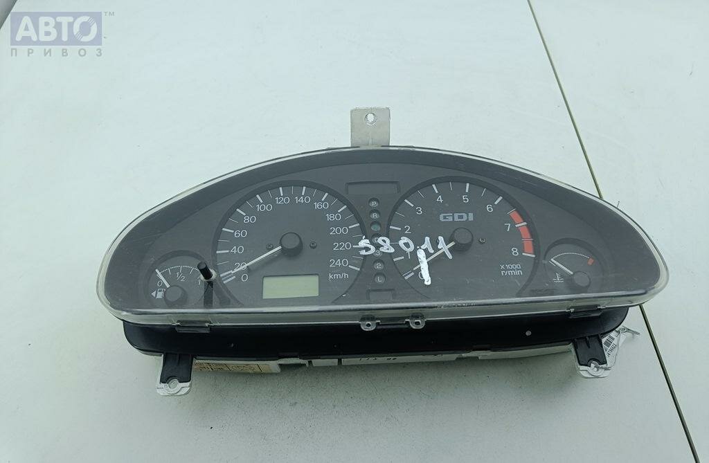 Щиток приборный (панель приборов) Mitsubishi Carisma