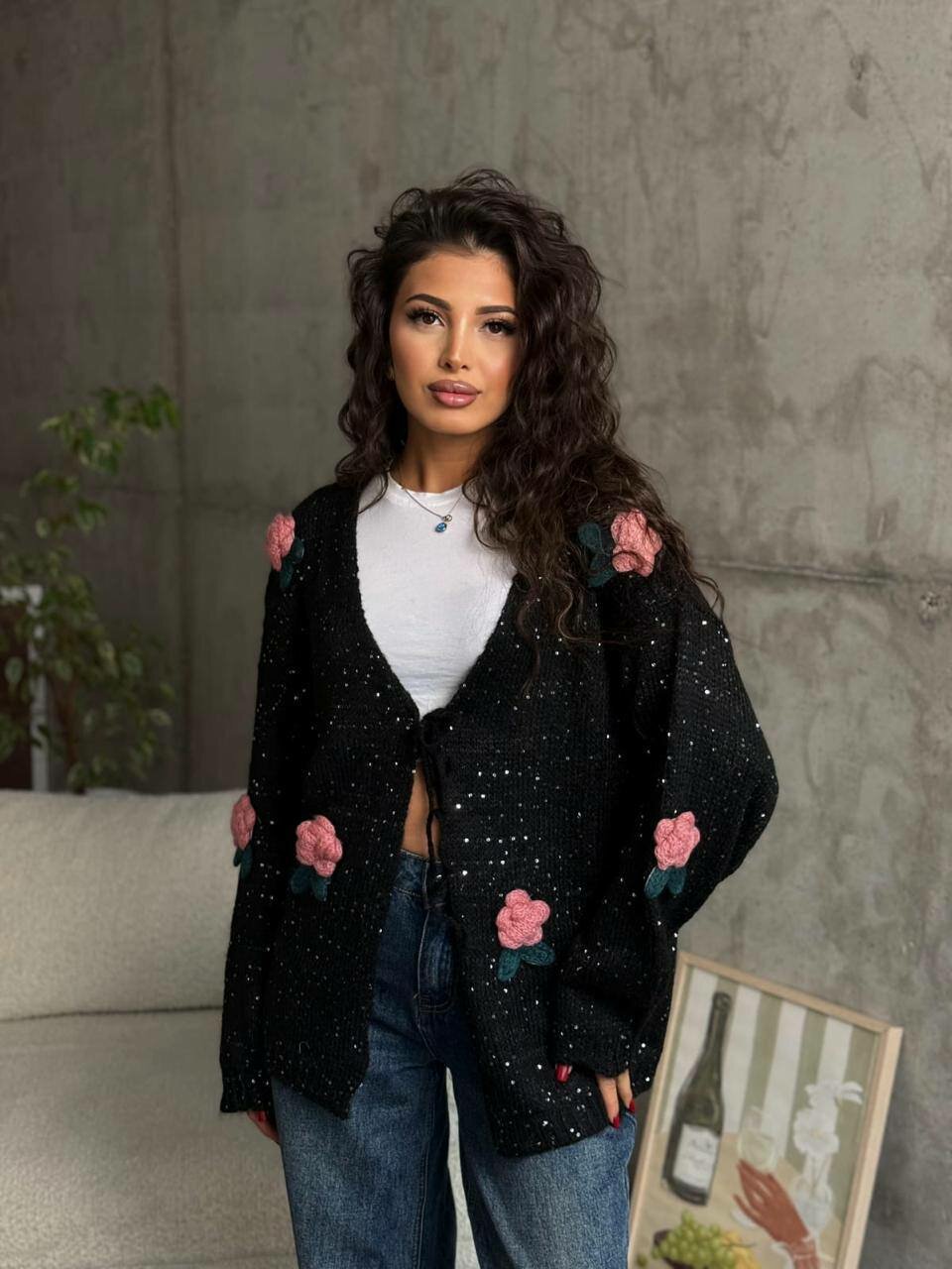 Кардиган  с пайетками и цветочками