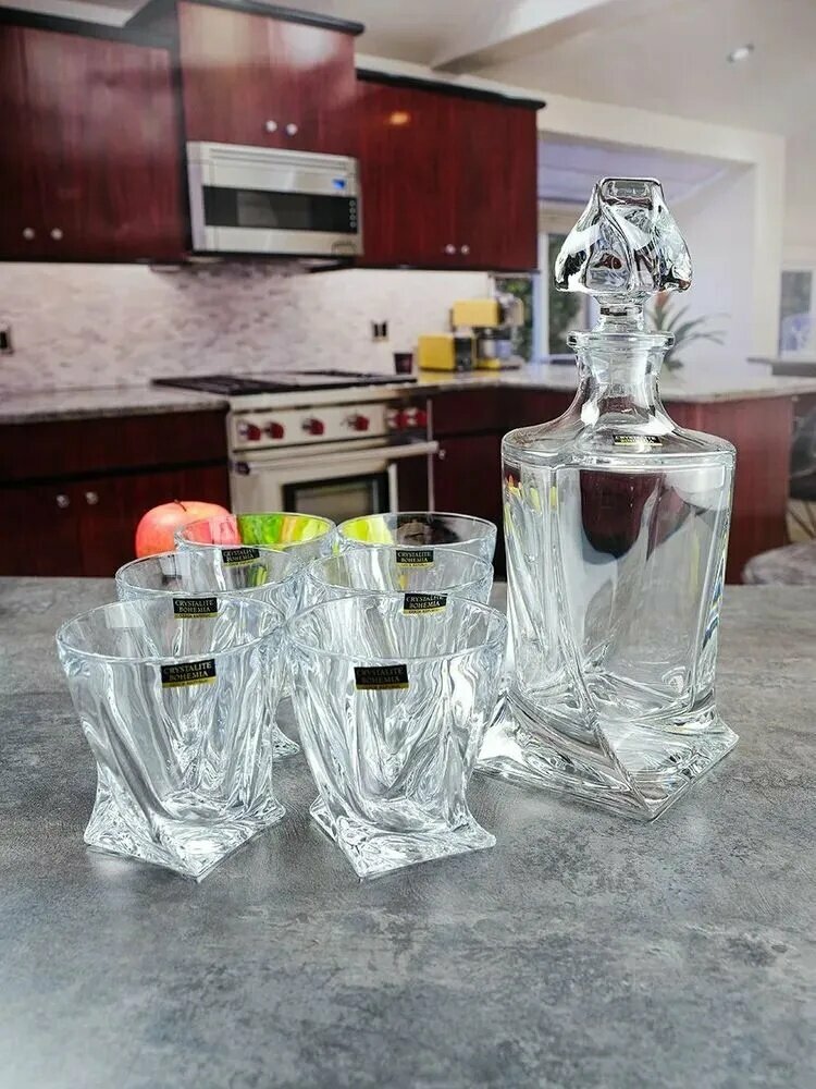 Стакан прозрачный
