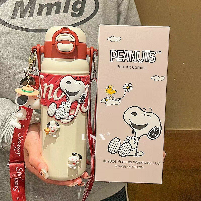 Красная кружка Snoopy 580 мл с термосвойствами, трубочкой, щеткой, наклейками и 3D-наклейкой