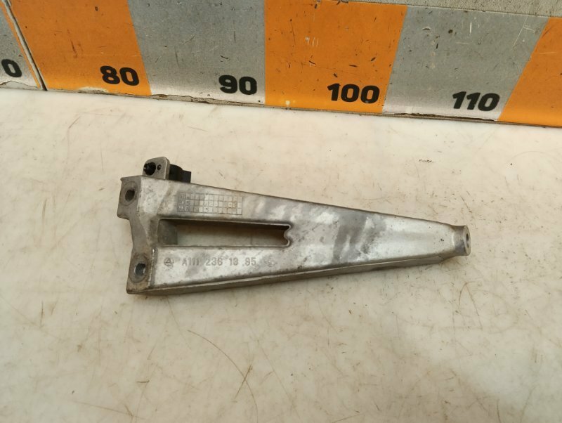 Б/У Впускного коллектора, 2.3 G23D Кронштейн SsangYong Kyron 2013 DJ 397661 SSANG YONG арт. 1112361395