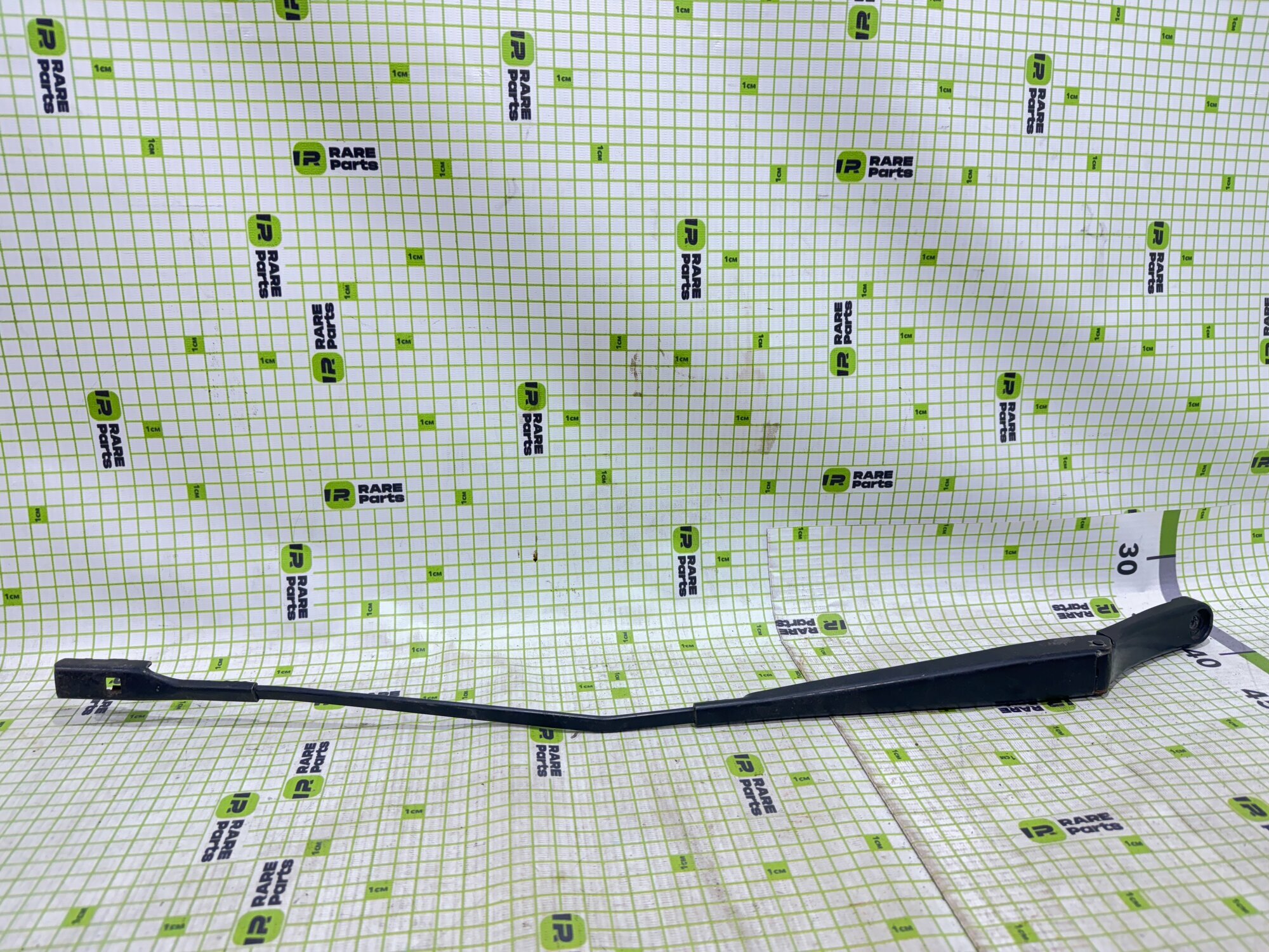 Поводок стеклоочистителя передний правый для Audi