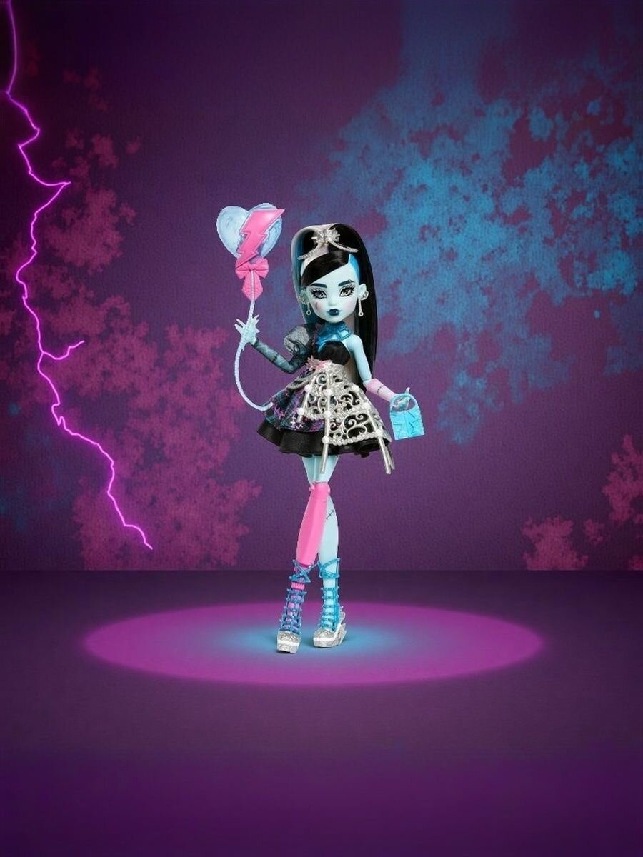 Кукла Mattel Monster High Scary Sweet Birthday Френки Штейн JBG75