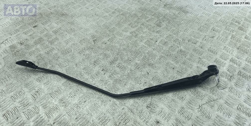 Щеткодержатель (поводок стеклоочистителя) передний Renault Scenic 3 (2009-2015)