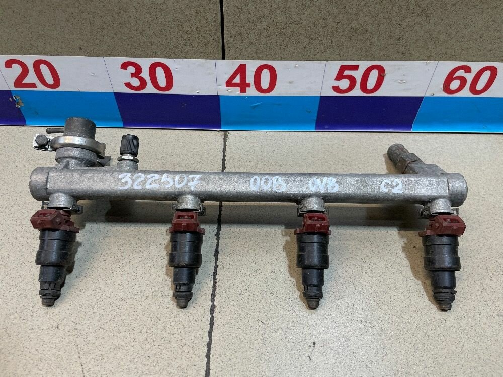 Форсунка инжекторная Opel Vectra B 1.8 90501588