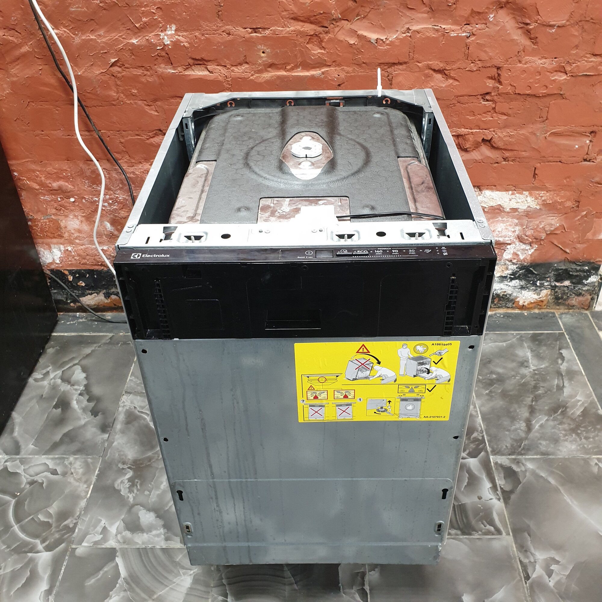 Посудомоечная машина EKA12111L