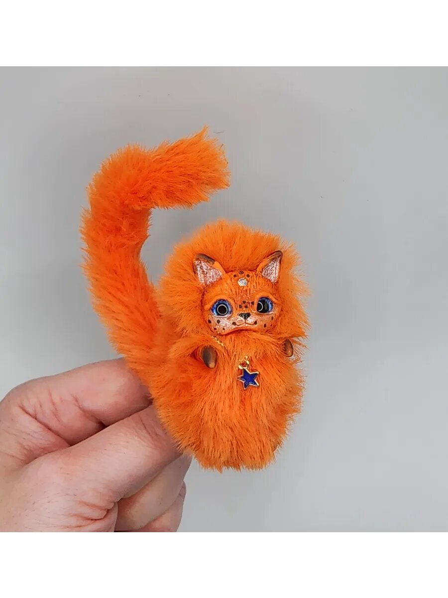 Миниатюрная лиса