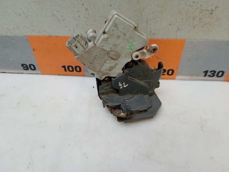 Б/У 6 контактов, Ниссан Максима А33 Замок двери задней левой Nissan Maxima 2004 A33 273991 NISSAN арт. 825033Y500