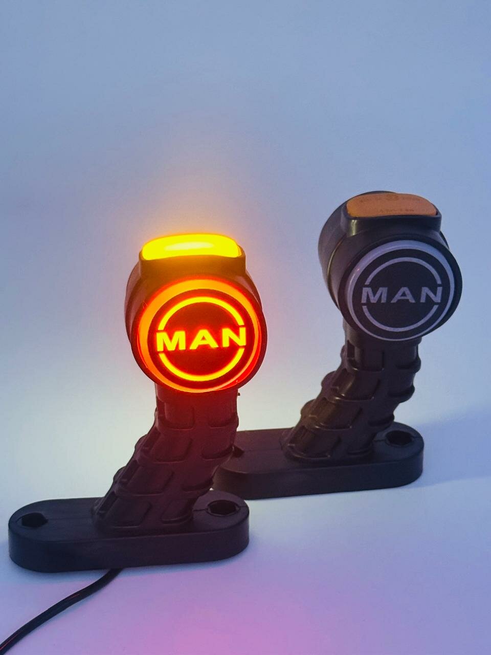 Светодиодные неоновые LED задние габариты / габариты-рога / рожки 12-24v - Man