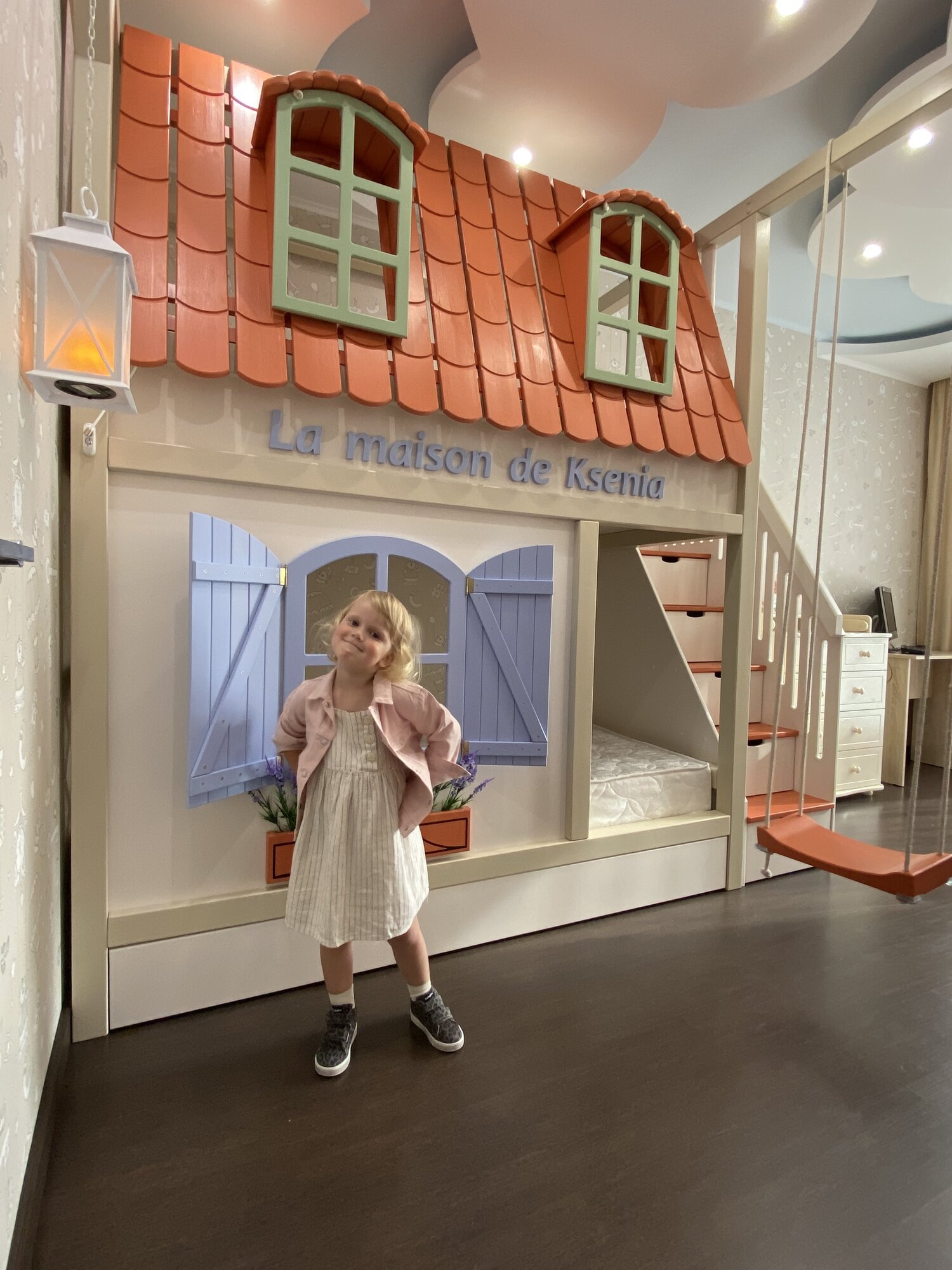 KIDZOOM Кровать-домик "Прованс" с лестницей комодом и качелями