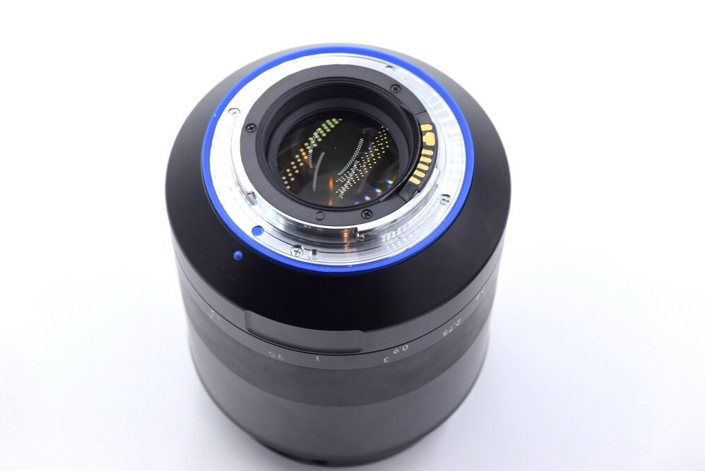 Объектив Zeiss Milvus 85mm f/1.4 Canon EF