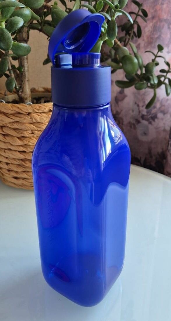 "Эко-бутылка" Tupperware 1 л. с клапаном темно-синяя