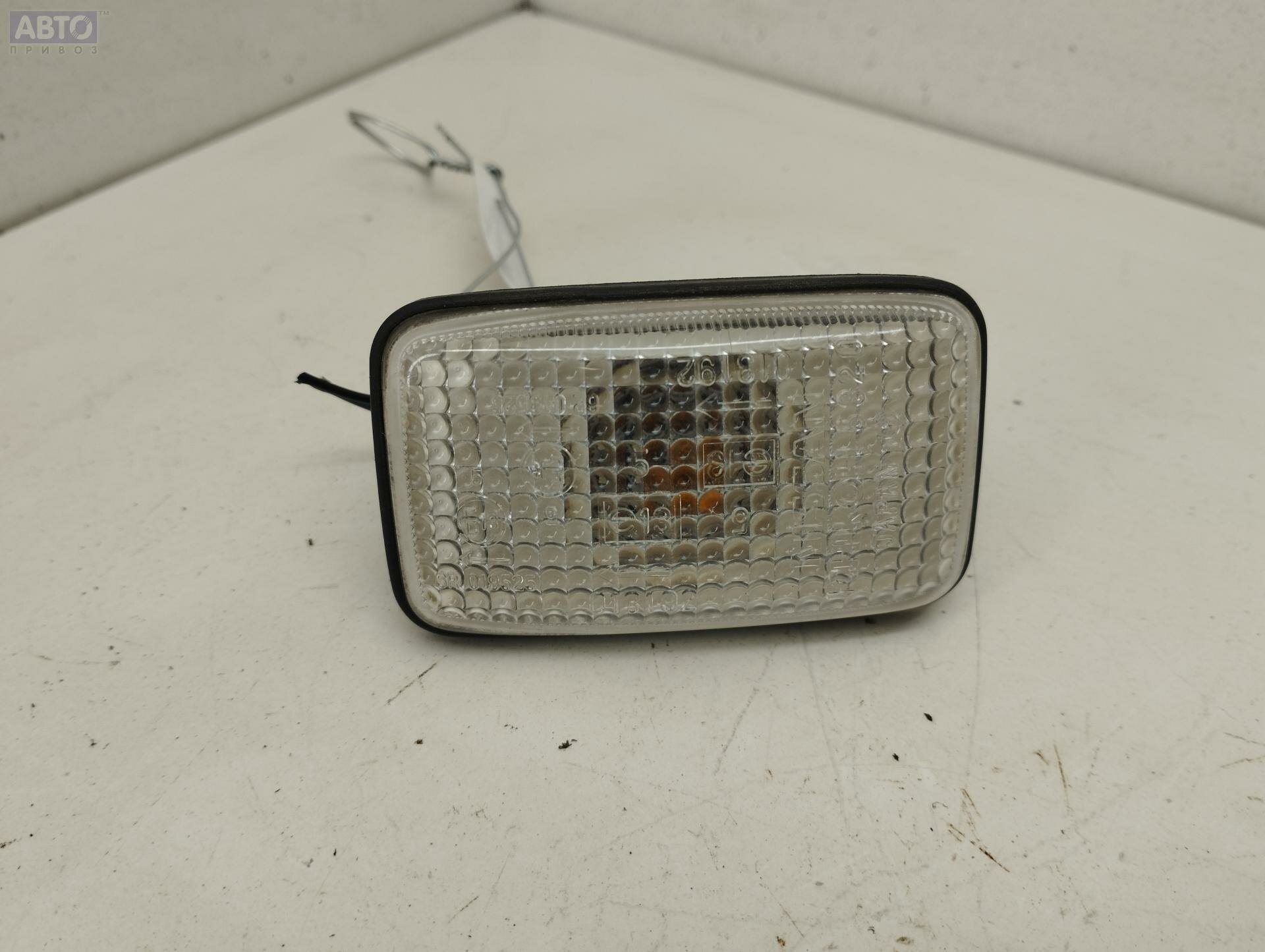 Повторитель поворота правый Nissan X-Trail (2001-2007) T30