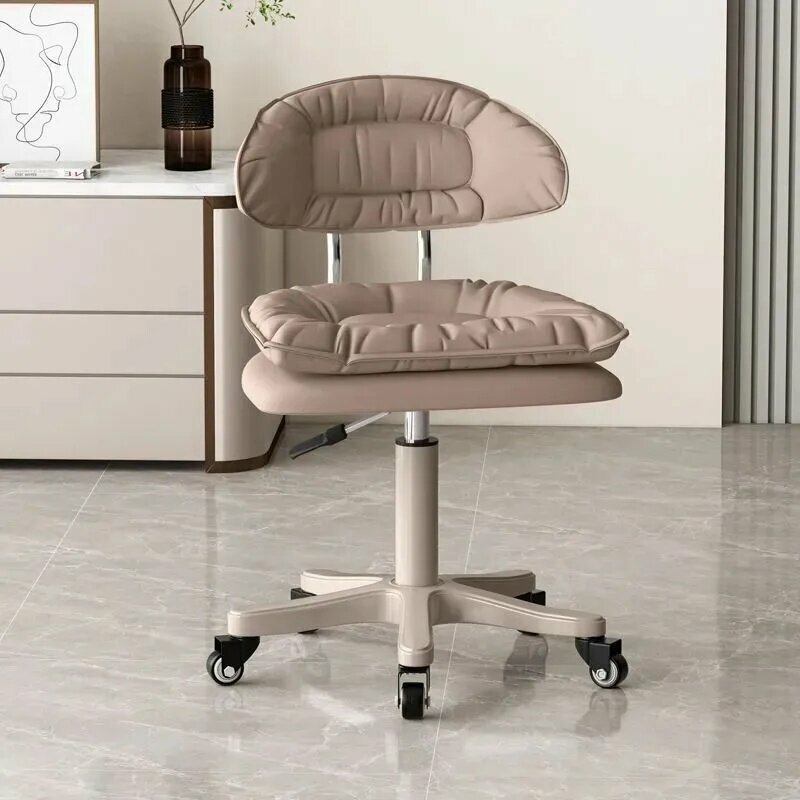 Стул мастера, Хаки