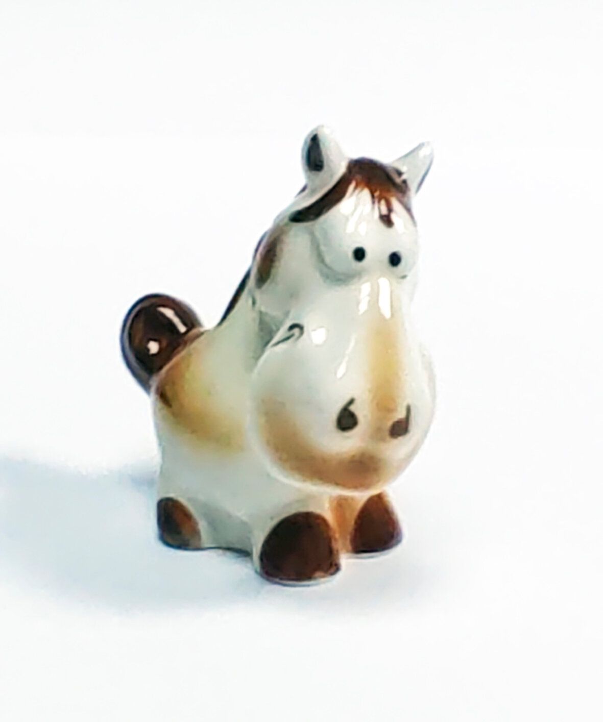 Фигурка лошадка (веселая) символ 2026 года фарфоровая. Ручная работа Россия.