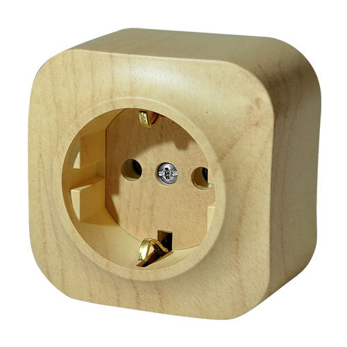Legrand (Легранд) Розетка с защитными шторками цвета дерево, Quteo IP 20 782280