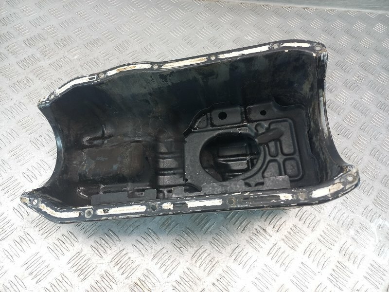 Б/У Поддон масляный двигателя Nissan Cube 1 Z10 / Ниссан Куб 1 Z10 1.3 CGA3 85 Л.С.