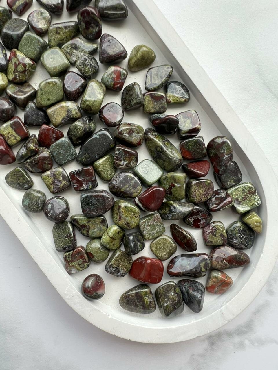 Галтовка натуральный камень Яшма кровь дракона, фракция 10х15 мм. Упаковка 100 гр.