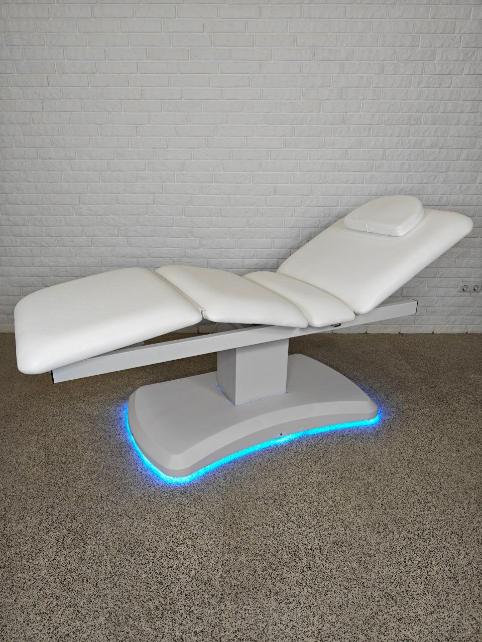 Массажный стол Oliver, 3 мотора