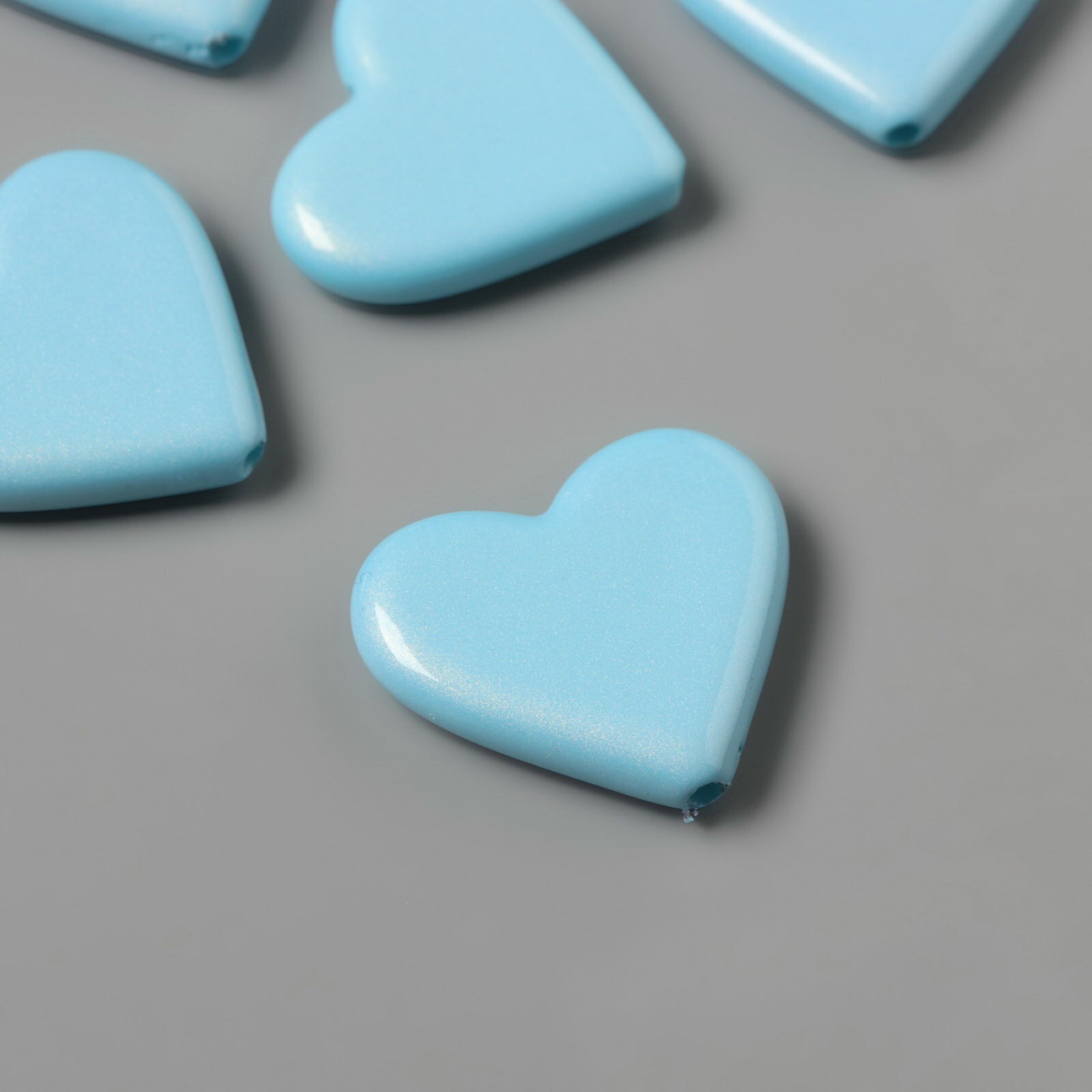 Бусины для творчества акрил "Сердечки гладкие", голубой 2.4x2x0.5 см, 10 шт.