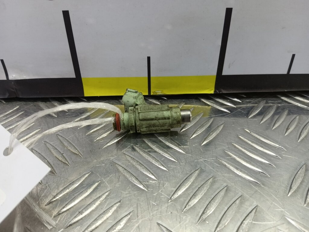 Форсунка топливная Б/У для MITSUBISHI LANCER IX рестайлинг (2005—2010) MN143061