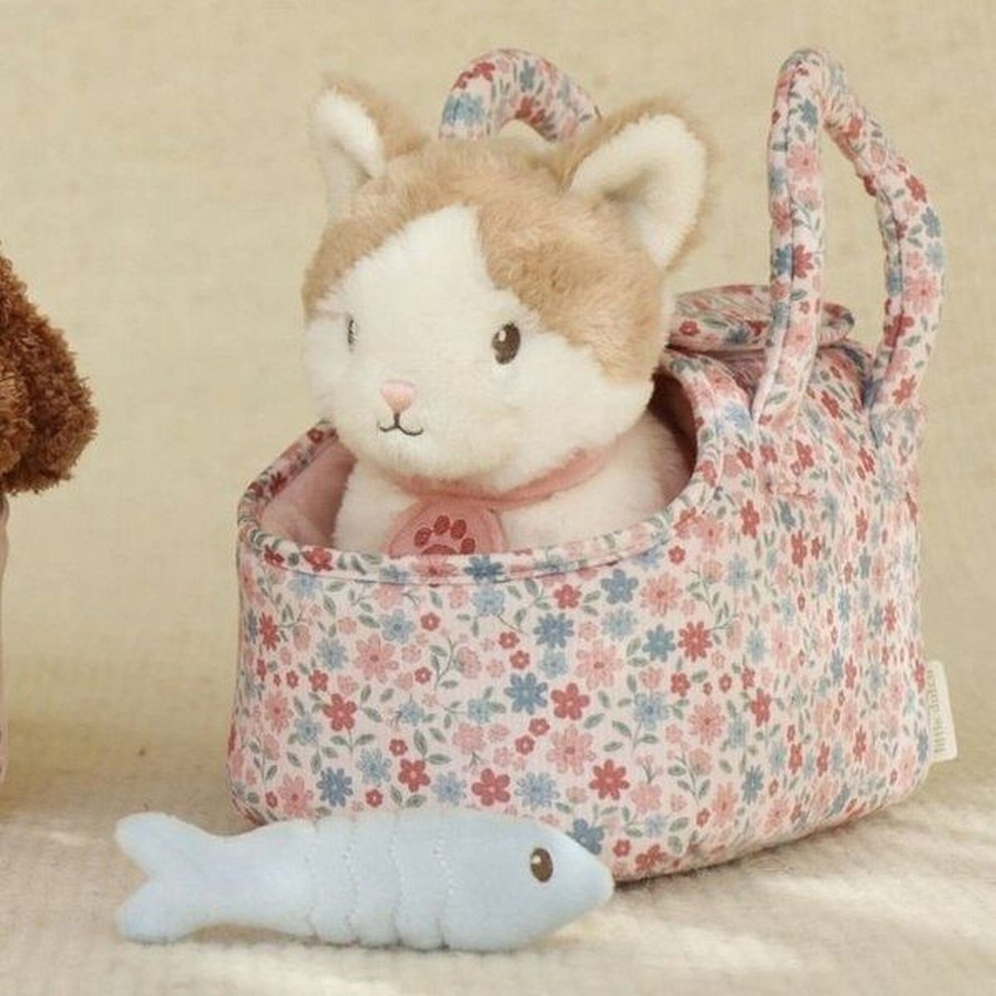 Мягкая игрушка Little Dutch - Талисман котик Марли в сумке переноске - LD4517