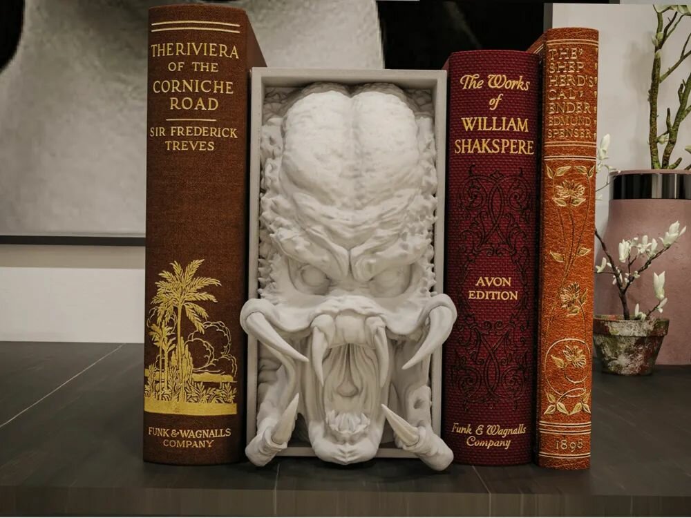 Книжная вставка (Book Nook) Декор для книжной полки, хищник. румбокс, интерьерная вставка, сувенир для фанатов.