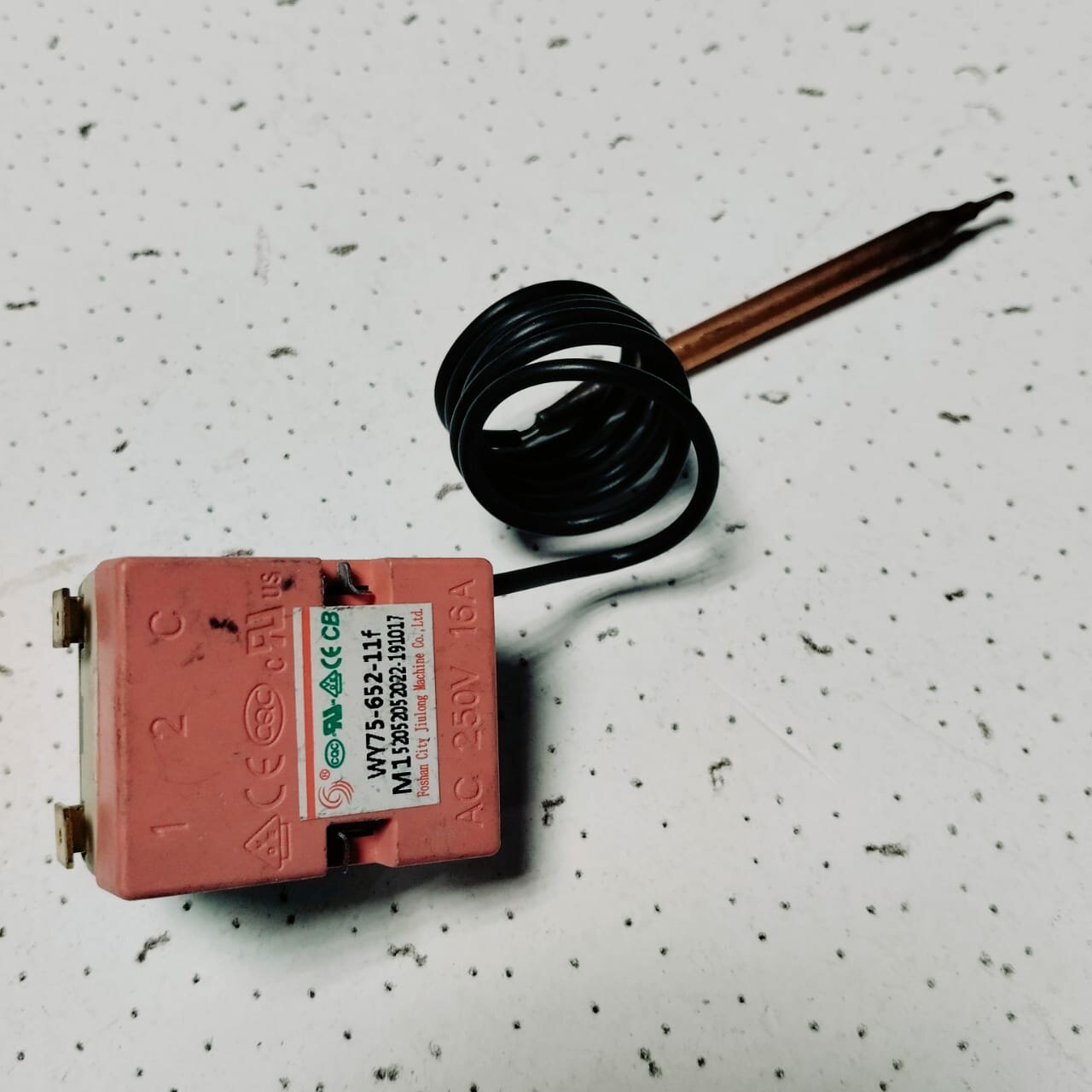 Термостат капиллярный TBR 77oС. H23 для накопительных электрических водонагревателей