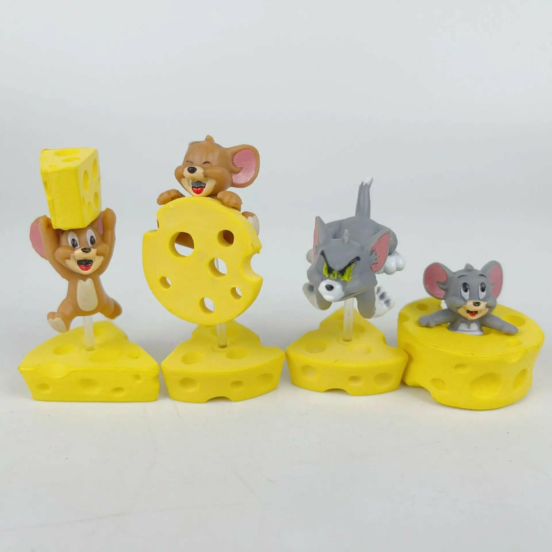 Фигурки "Том и Джерри" Bandai, ПВХ, 3-5см, для детей от 1 года, желтый