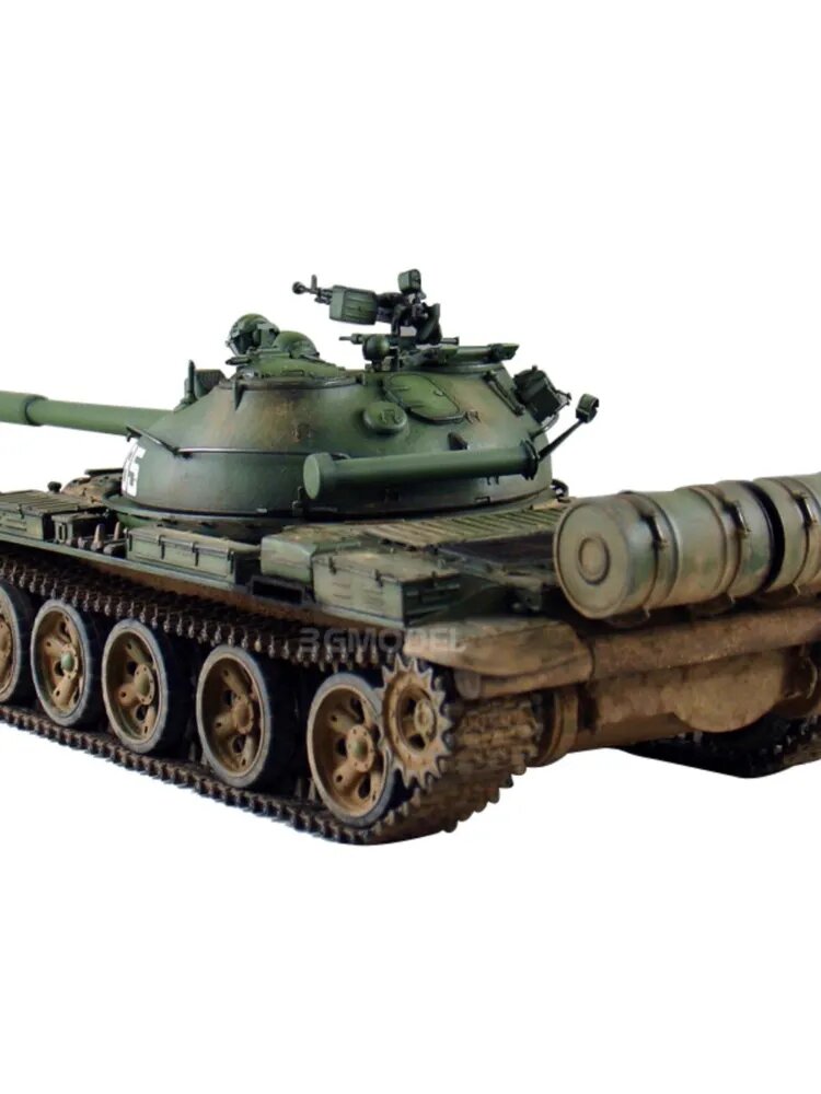 Trumpeter 00377 1/35 Собранная модель Советский танк Т-62 1972 года выпуска