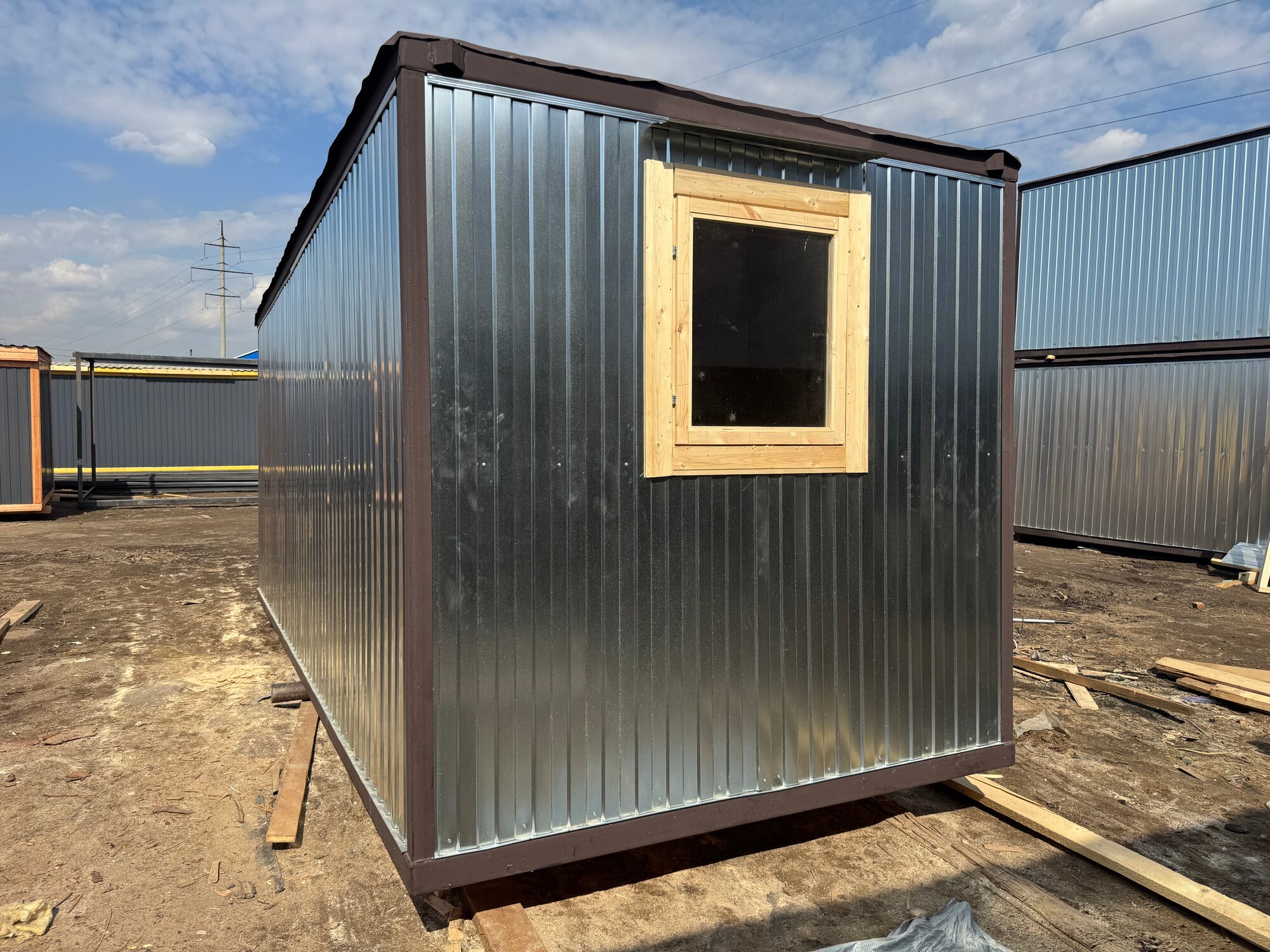 Блок-контейнер 5.85х2.4 (стандартный), утепленный, оцинкованный