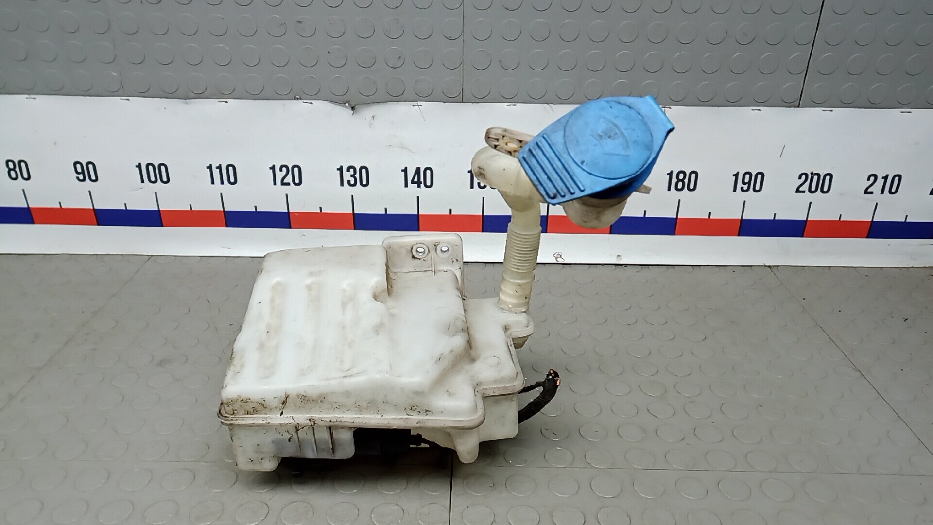 Бачок омывателя SKODA YETI 1