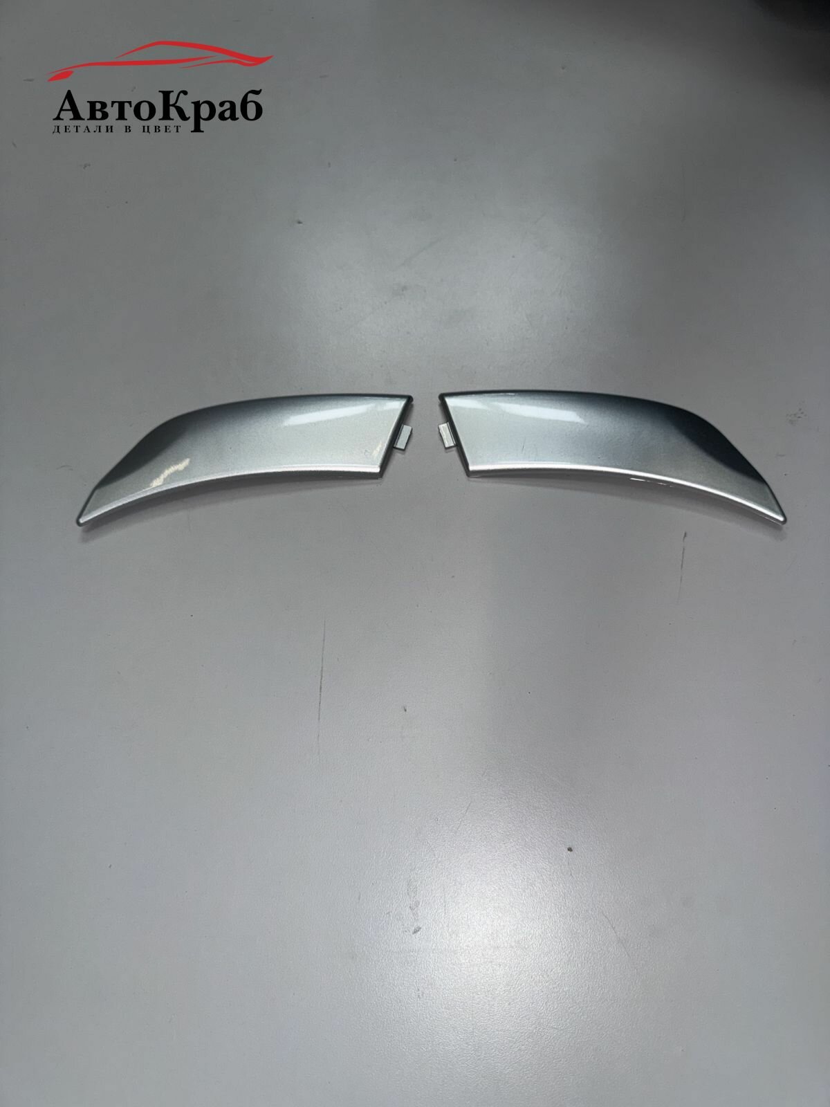 Молдинг крыла в цвет для ВАЗ (LADA) 2114 I (2001 — 2014) 690 - снежная королева, серебристый