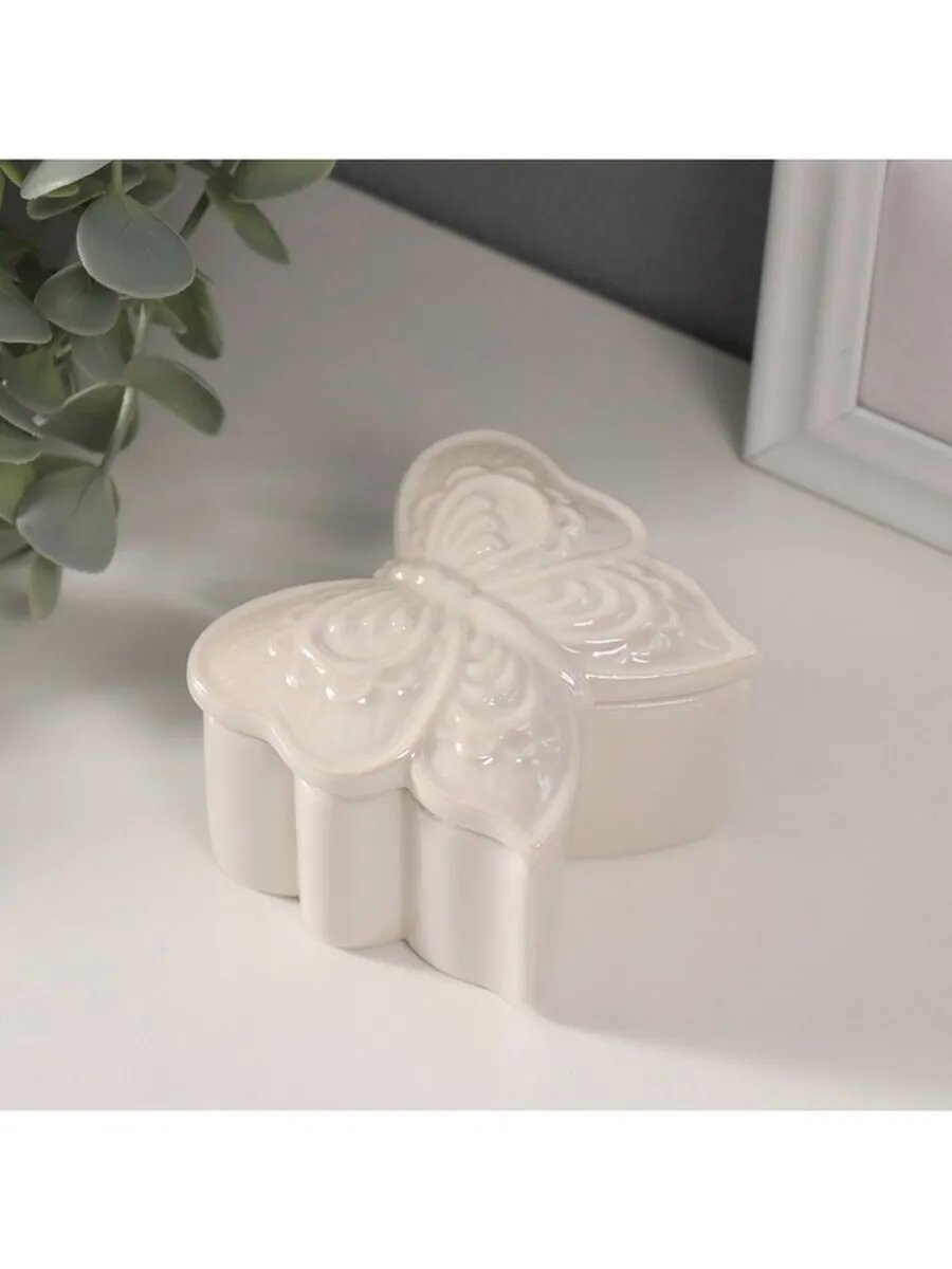 Керамическая шкатулка с перламутровым эффектом