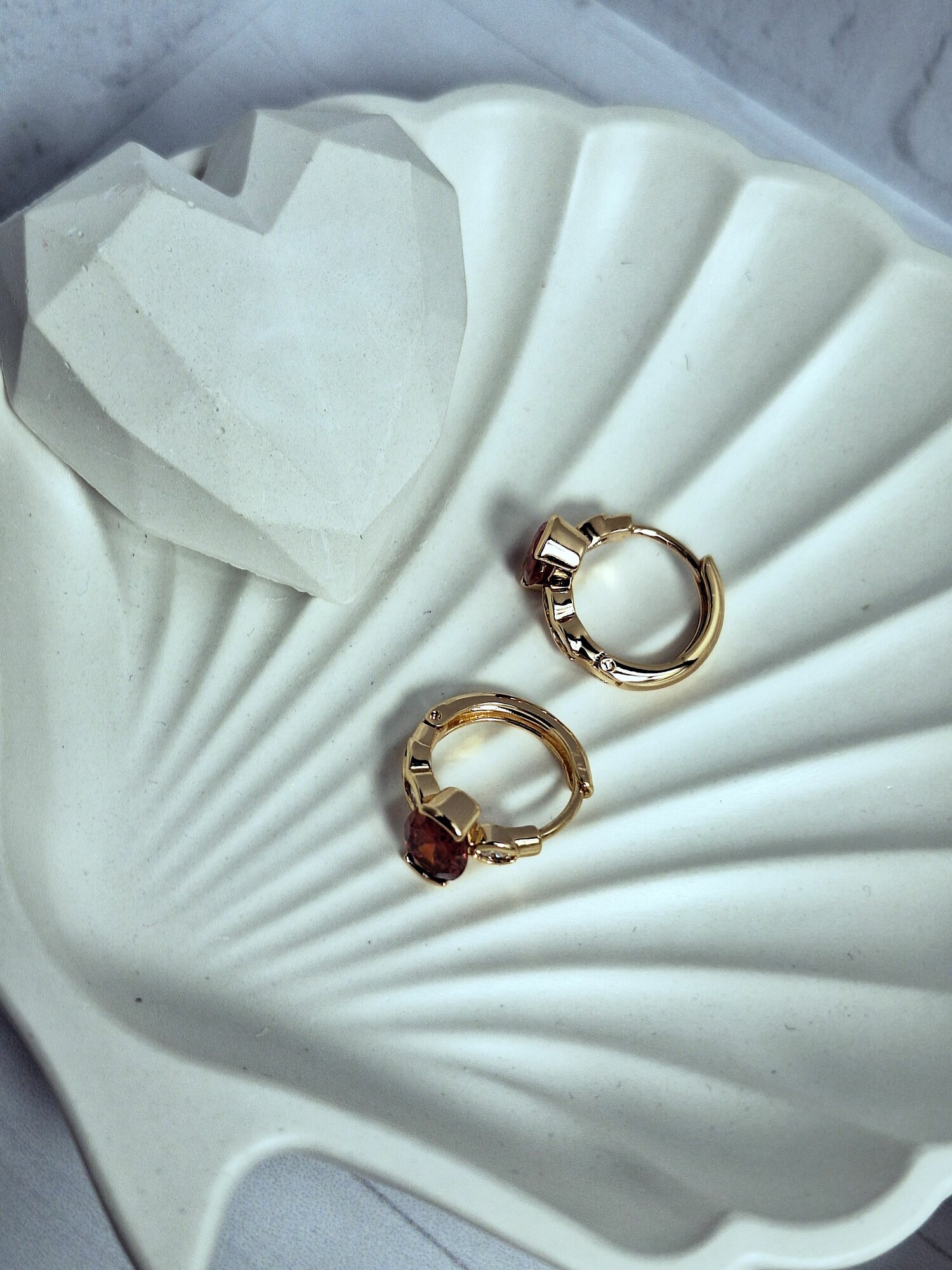 Серьги, искусственный камень