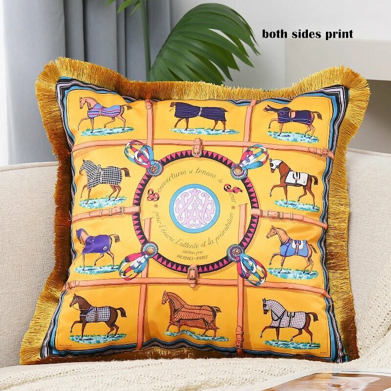 Золотые декоративные подушки с кисточками BZ008-2 sides print