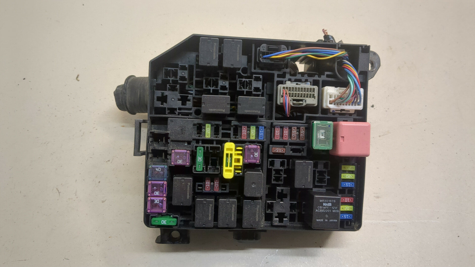 Блок предохранителей Mitsubishi Eclipse Cross 2017- Б/У