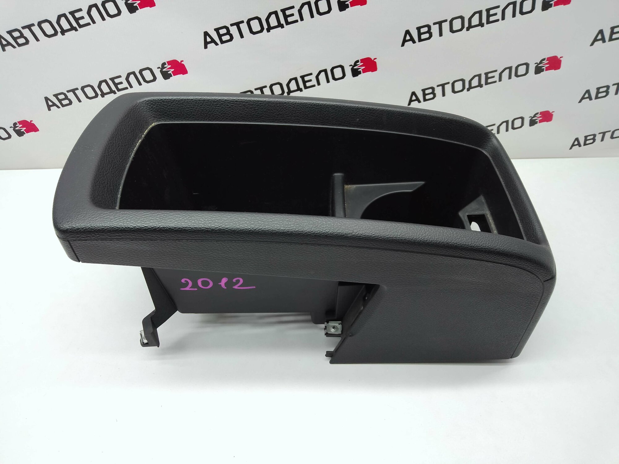Консоль центральная Volkswagen Passat B7